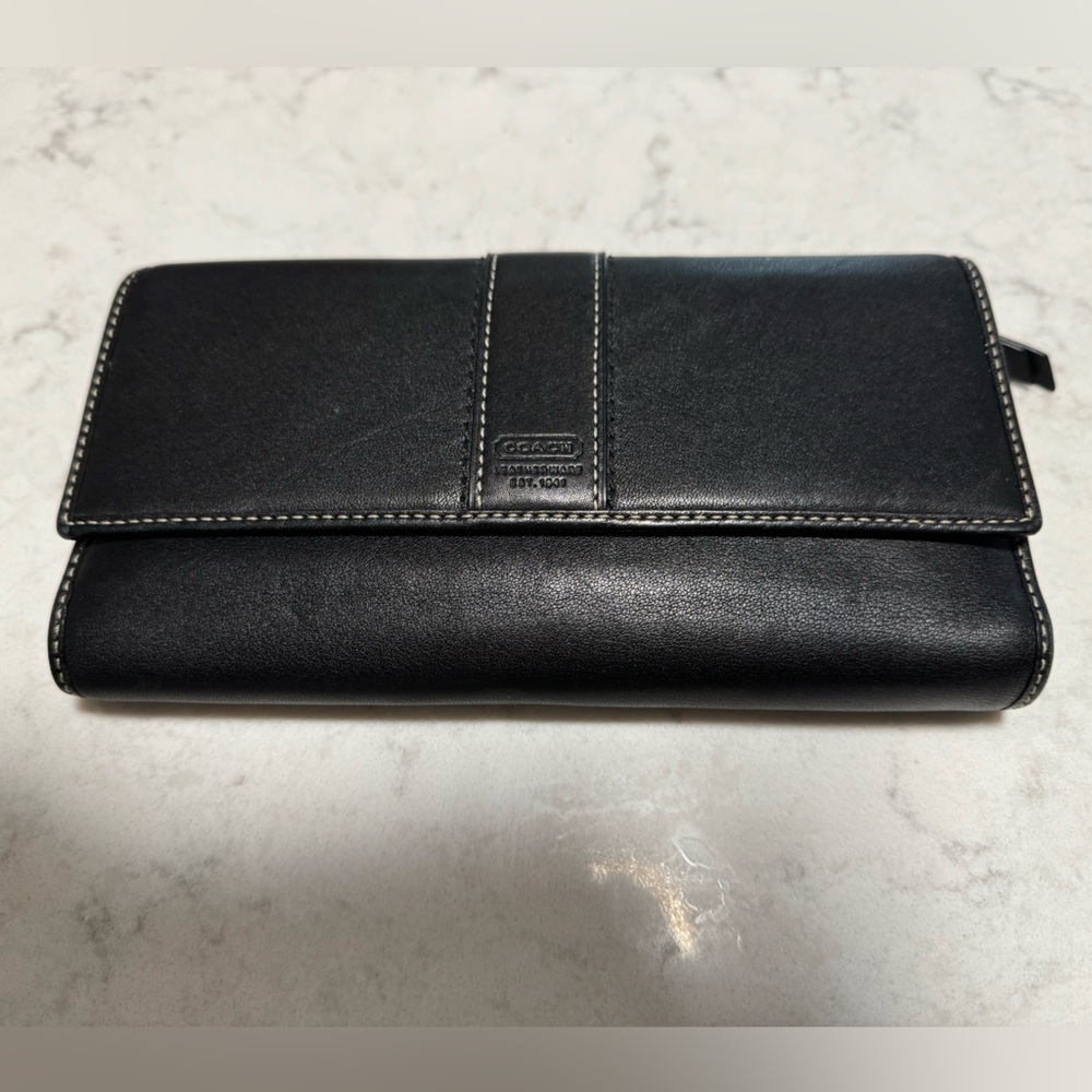 Coach Wallet And Checkbook In Signature Leather - Gem